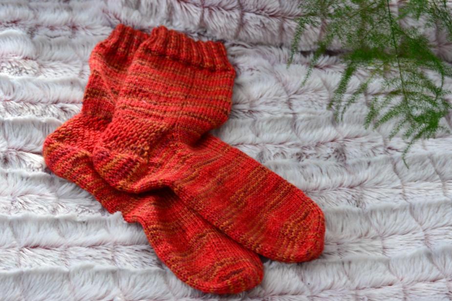 Basic Magic Loop Socks – Aji's Home